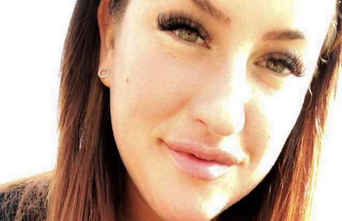 Vrouw stuurt per ongeluk foto van haar blote poep naar tapijtenwinkel ...