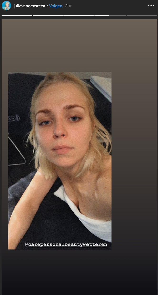 Julie Van Den Steen Laat Zich Verwennen Bikinifoto Van Astrid Coppens Doet Volgers Twijfelen En