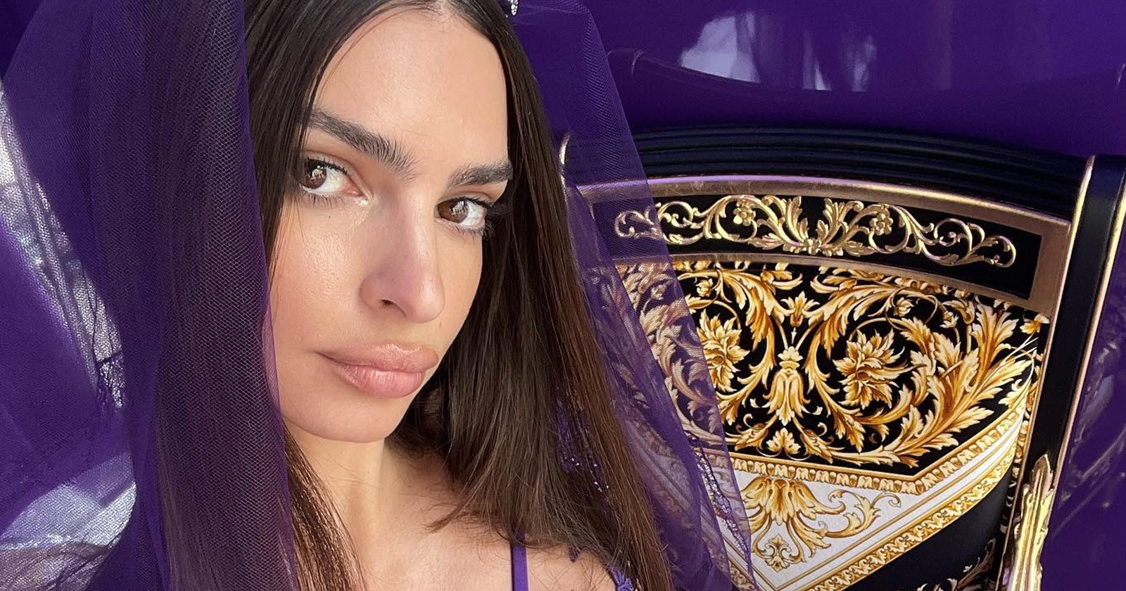 Emily Ratajkowski poseert naakt in bed: "Altijd adembenemend!" (foto's ...