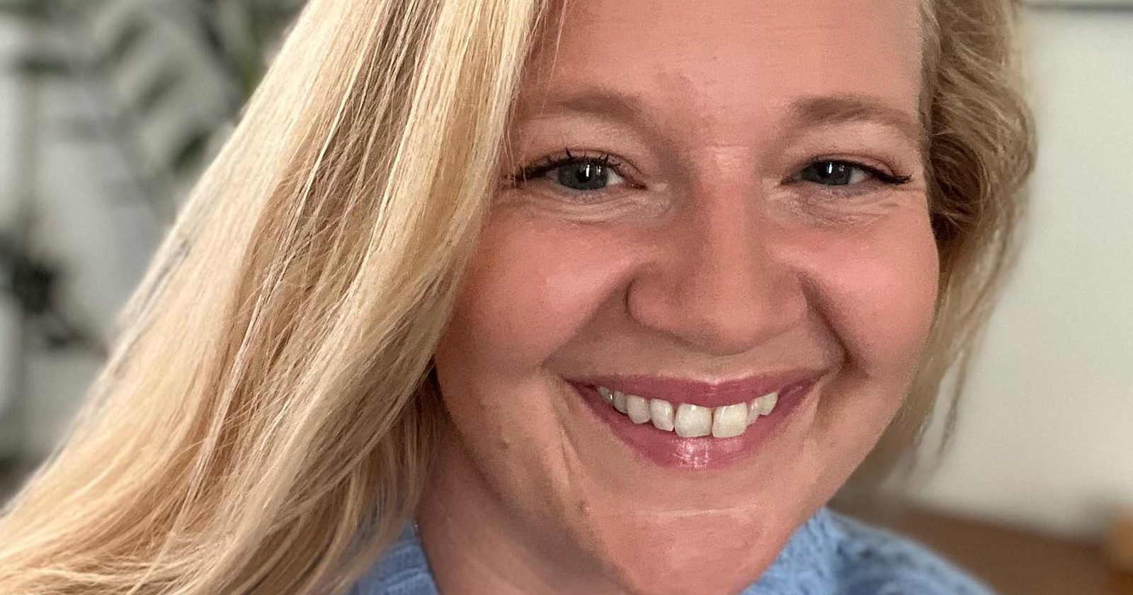 ‘Dertigers’-actrice Evelien Van Hamme deelt subtiele lingeriefoto ...