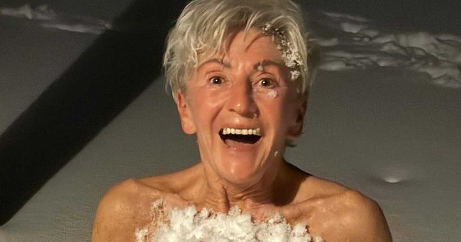 Martine Jonckheere trotseert de sneeuw in haar blootje: "Sterke en ...