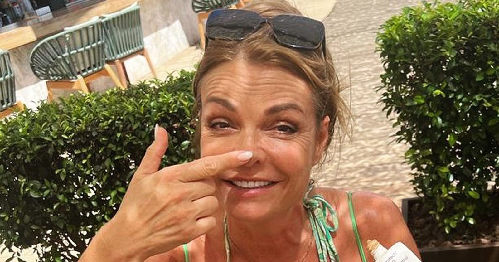 Goedele Liekens straalt in zomeroutfit op cover: "Wat een vrouw ...