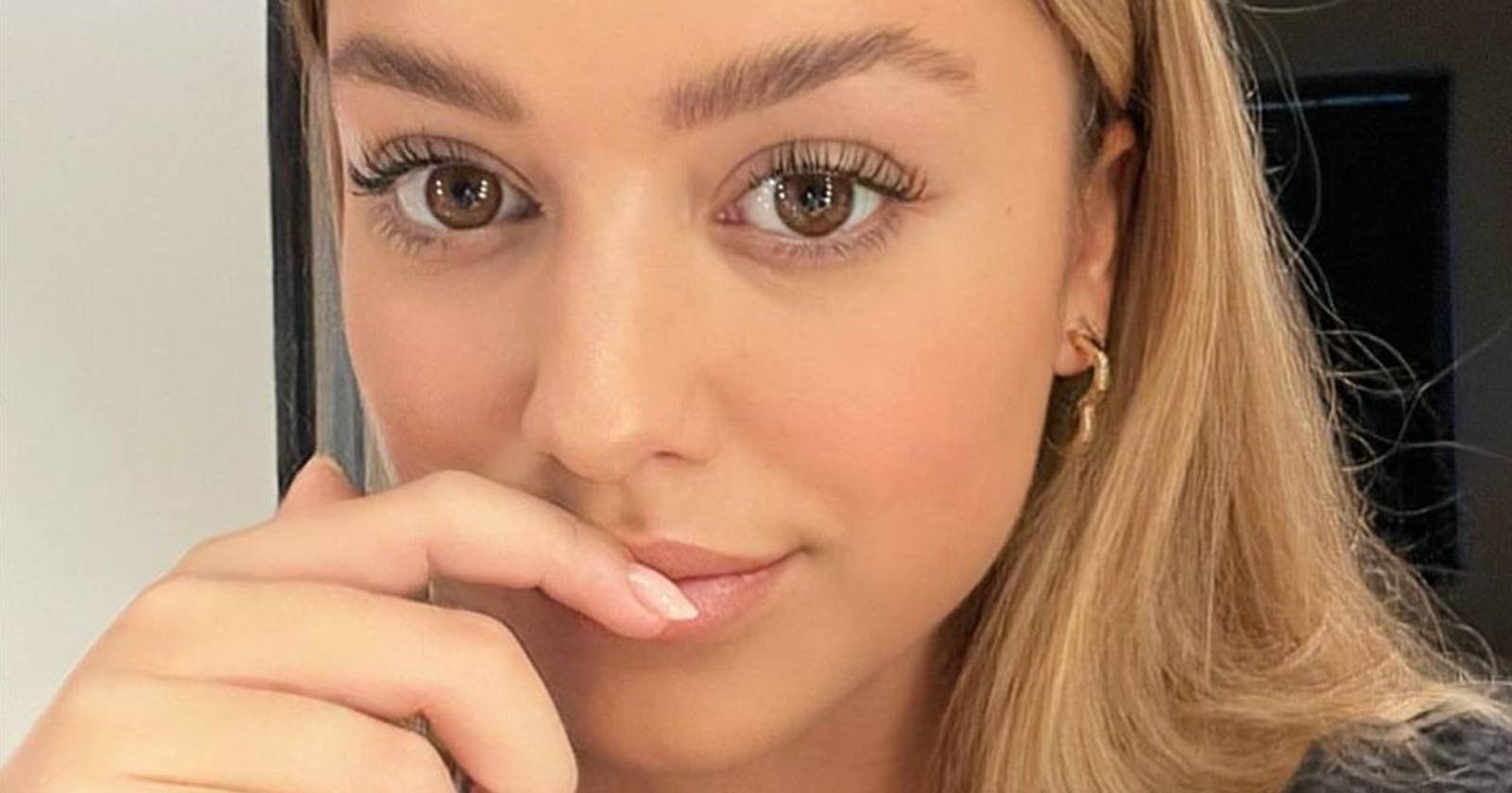 Zita Wauters maakt indruk in topje met diep decolleté: "Helemaal haar mama!" (foto) - Zita