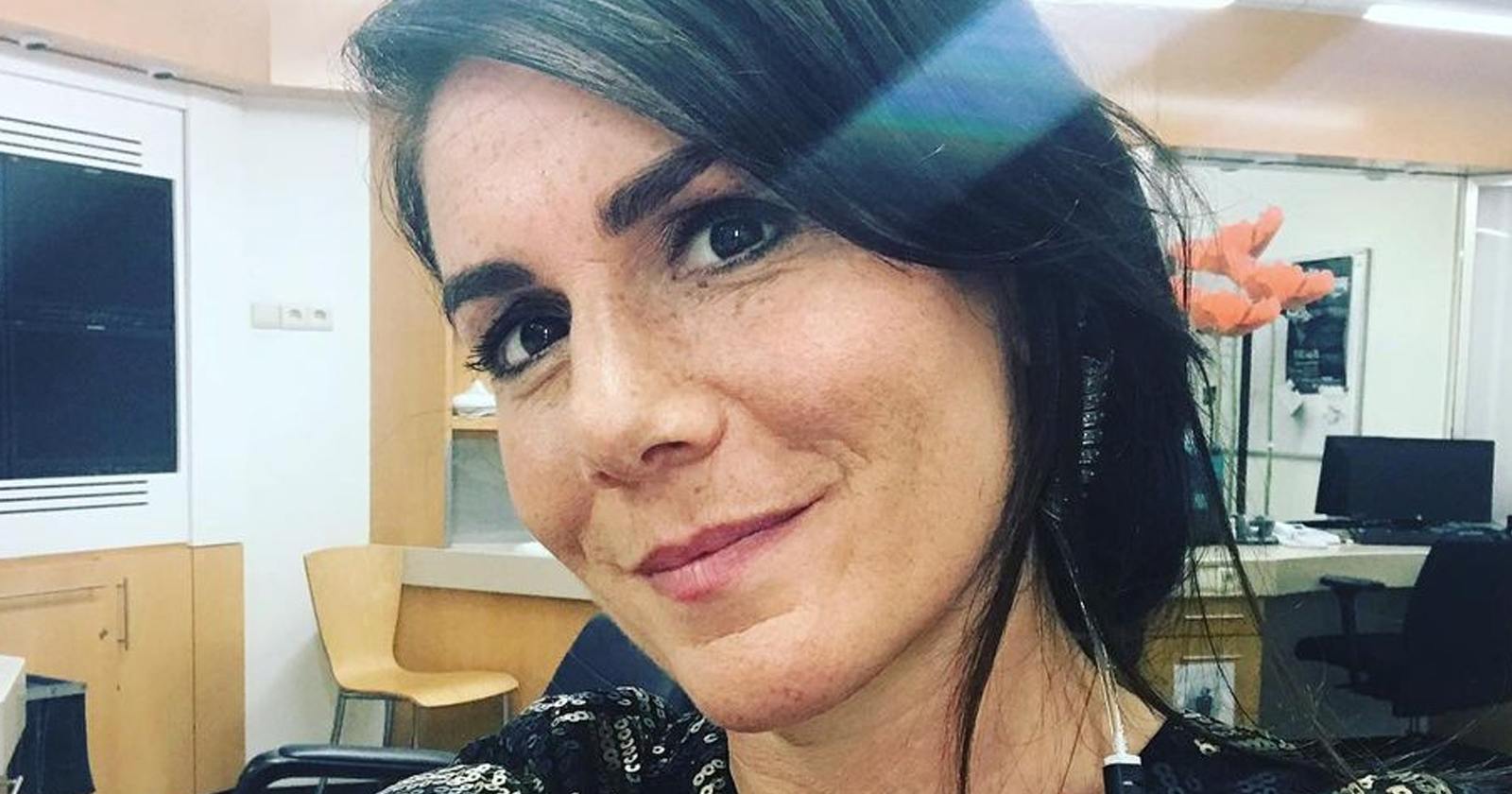 VRT-nieuwsanker Fatma Taspinar toont bolle buik: VRT-nieuwsanker Fatma Taspinar toont bolle buik: