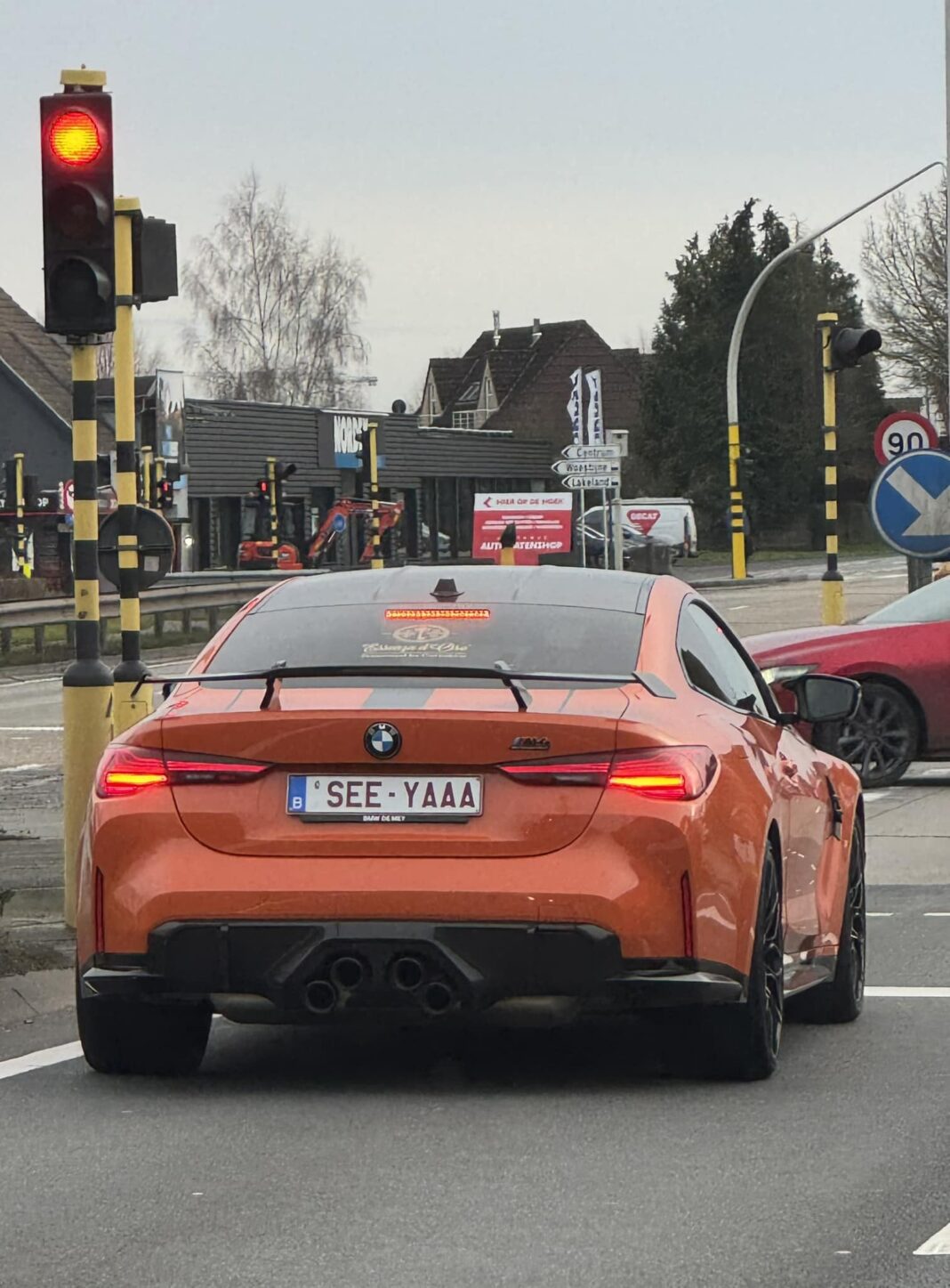 BMW gaat viraal door gepersonaliseerde nummerplaat: "Geweldig!" (foto ...