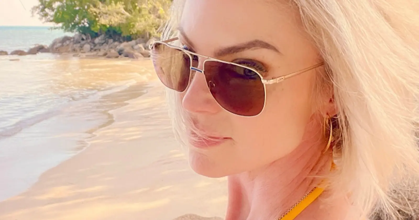 Joyce De Troch geniet in bikini op het strand: "Staat jou prachtig!" (foto's) - Zita