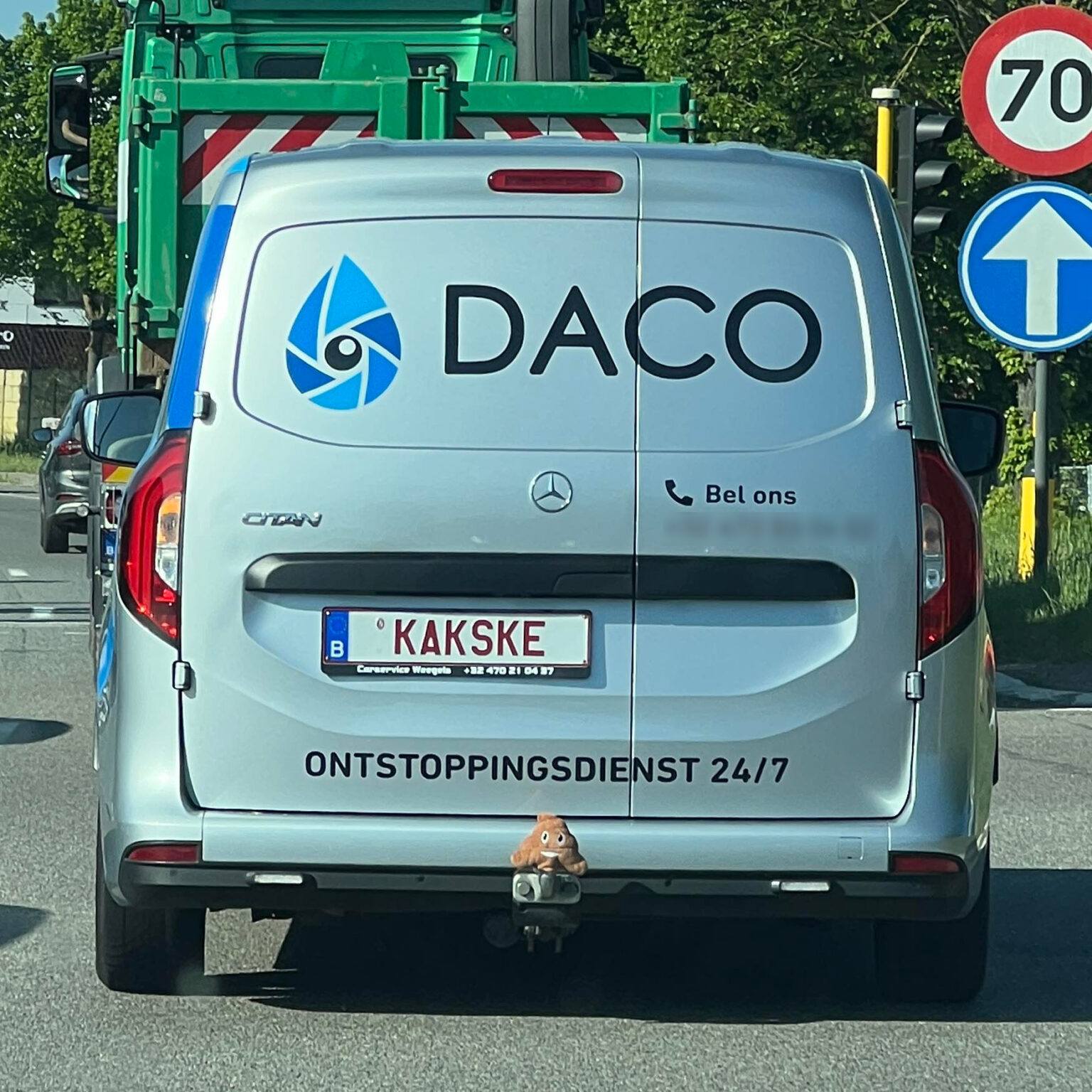 Is dit de grappigste gepersonaliseerde nummerplaat op onze wegen?: "Dit ...