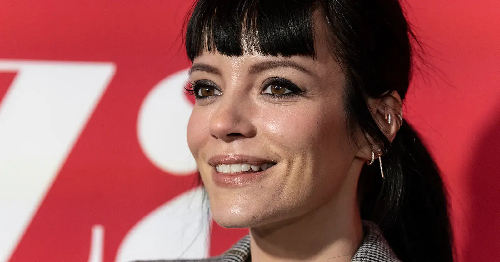 Lily Allen poseert in pikante lingerie: "Mooi en verleidelijk!" (foto's ...