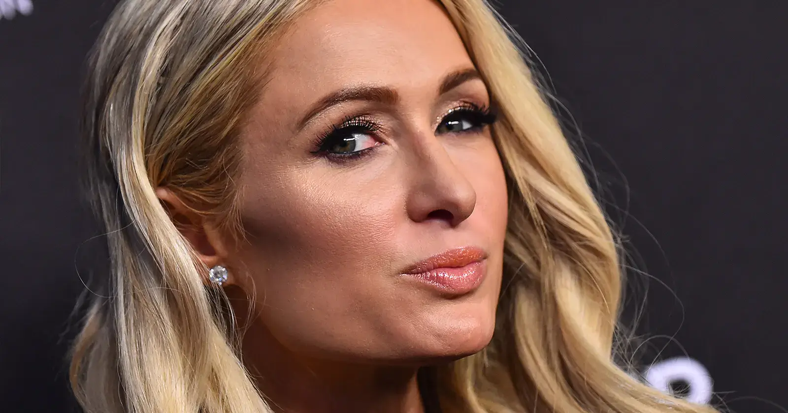 Paris Hilton verbaast fans met sensuele outfit: "Zo iconisch!" (foto's ...