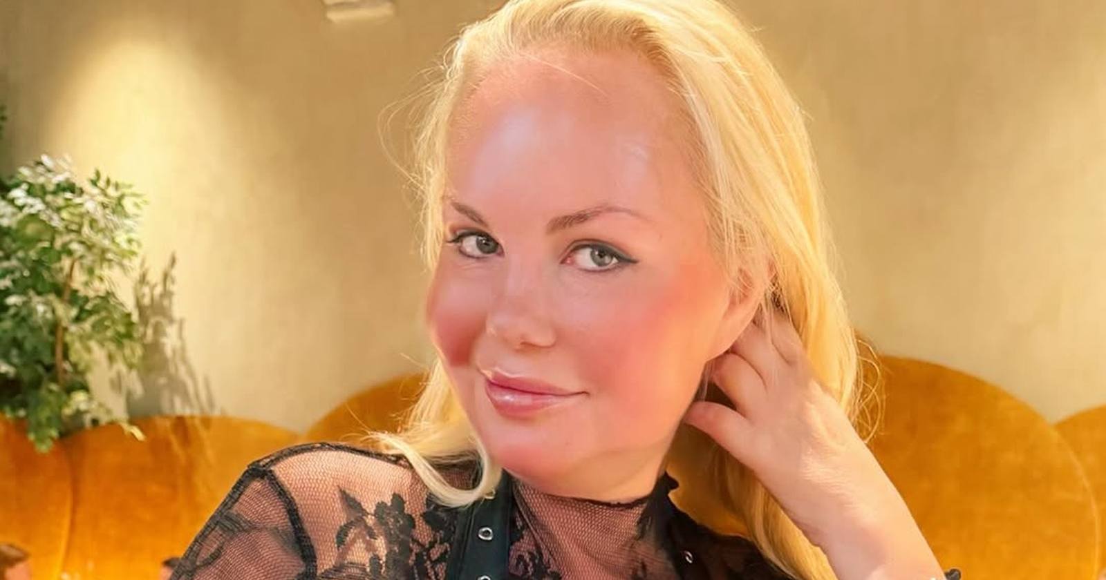 Lesley-Ann Poppe pakt uit met transparante outfit: "Heel mooi!" (foto's ...