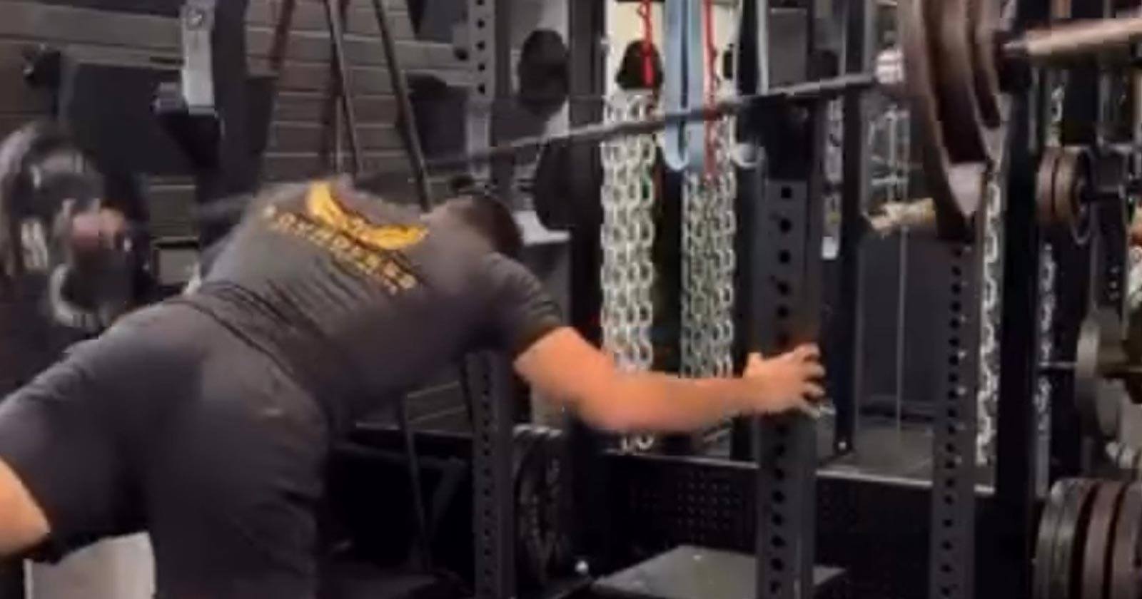 Kerel wil work-out filmen, maar dat loopt gevaarlijk fout! (video) - Zita